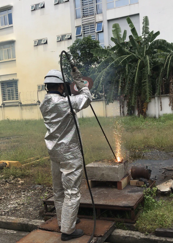 Demolition Test of Reinforced Concrete Structures with Thermic Lance